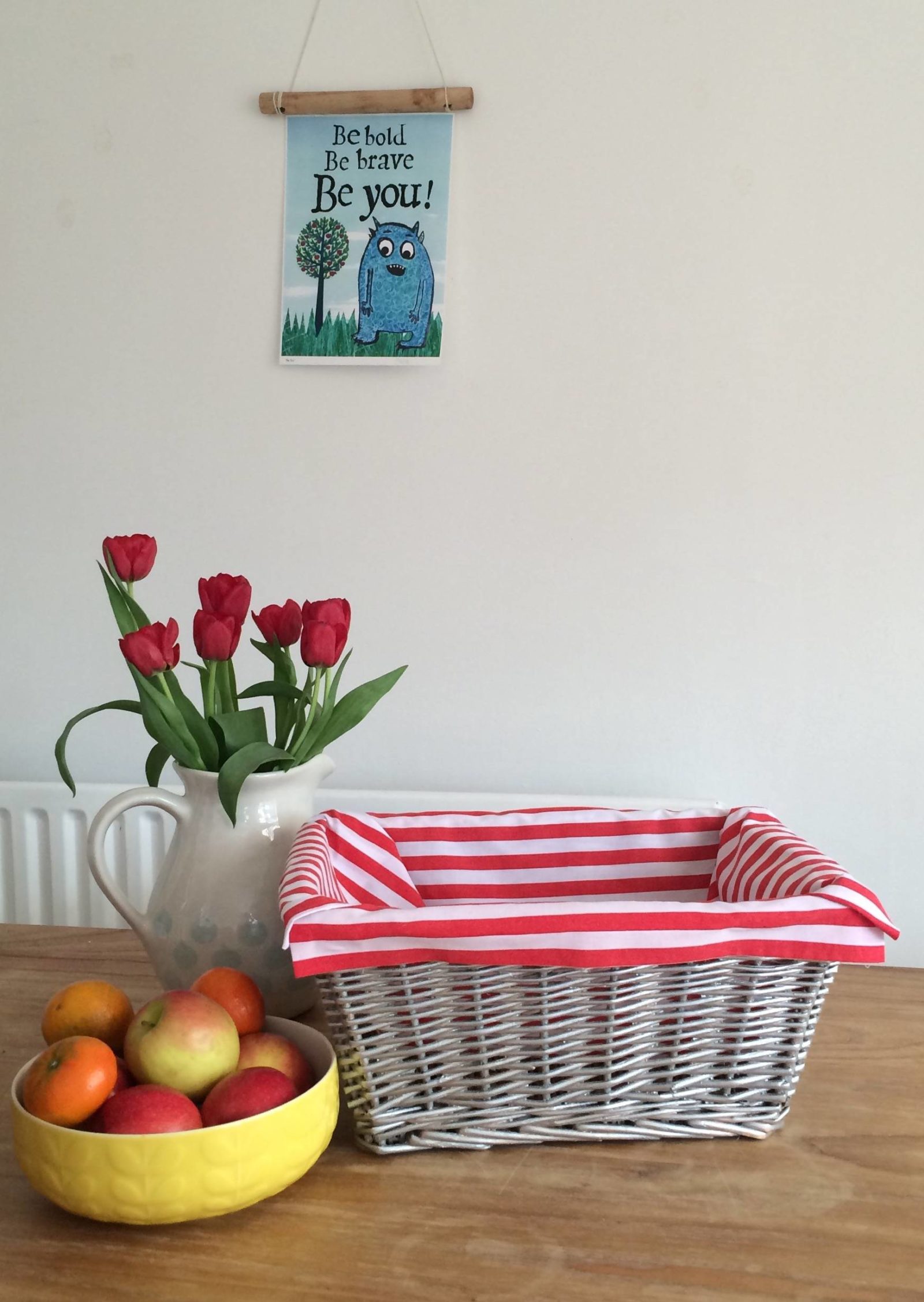 How to upcycle a wicker basket - Thrifty Home